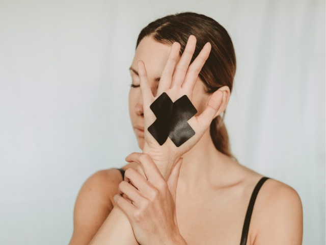 Posttraumatische-stressstoornis: Symptomen, Oorzaken en Behandeling